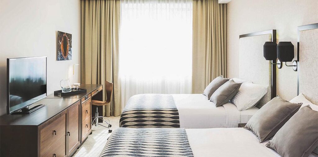 Photos - Leon Hotel